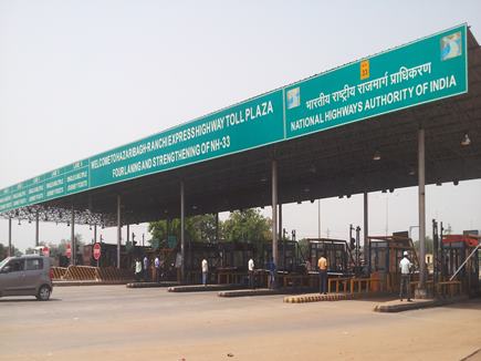 नेशनल हाईवे पर सफर होगा सस्ता, टोल नीति में बदलाव की तैयारी
