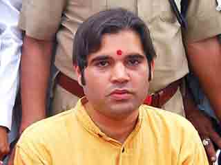 वरुण गांधी को नोटिस तामील कराने के आदेश