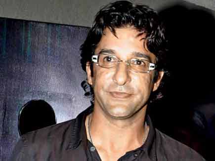 अकरम ने अपनी स्विंग गेंदबाजी से आथर्टन व हुसैन को चौंकाया