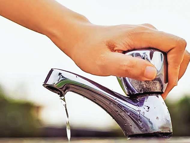 इन छोटी-छोटी आदतों को अपनाकर ऐसे बचाएं पानी