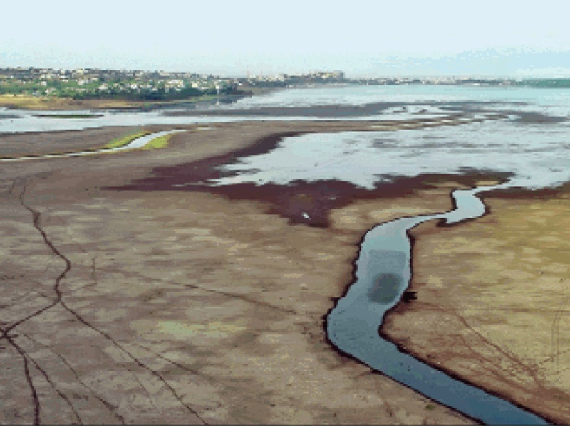 Water Crisis : डेड स्टोरेज लेवल से नीचे पहुंचा बड़ा तालाब, 10 साल में ...
