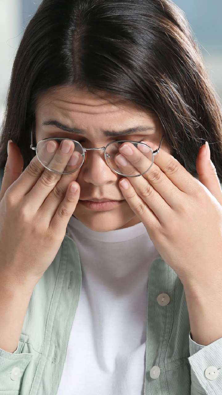 आंखों की थकान दूर करने के घरेलू उपाय