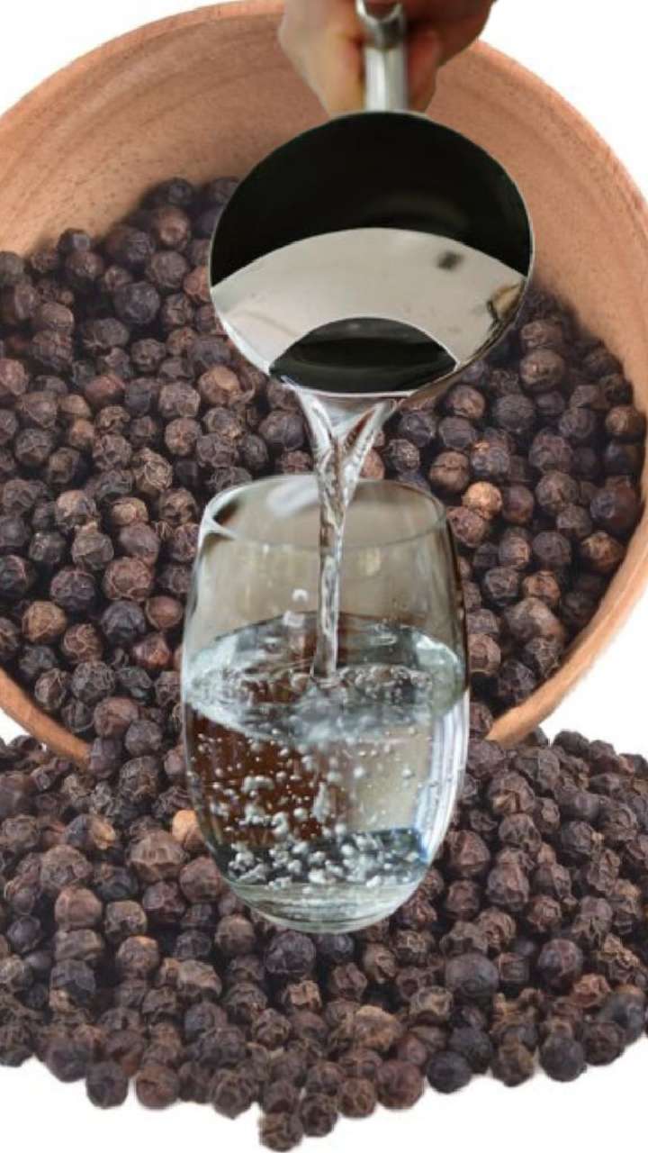 रोज पिएं काली मिर्च का पानी, मिलेंगे ये शानदार फायदे। Black Pepper Water